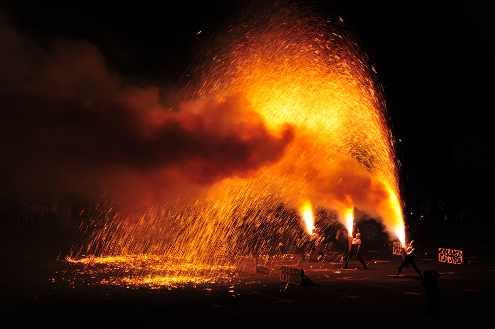 Tezutsu Hanabi(Hand-held fireworks) | Visit Tochigi